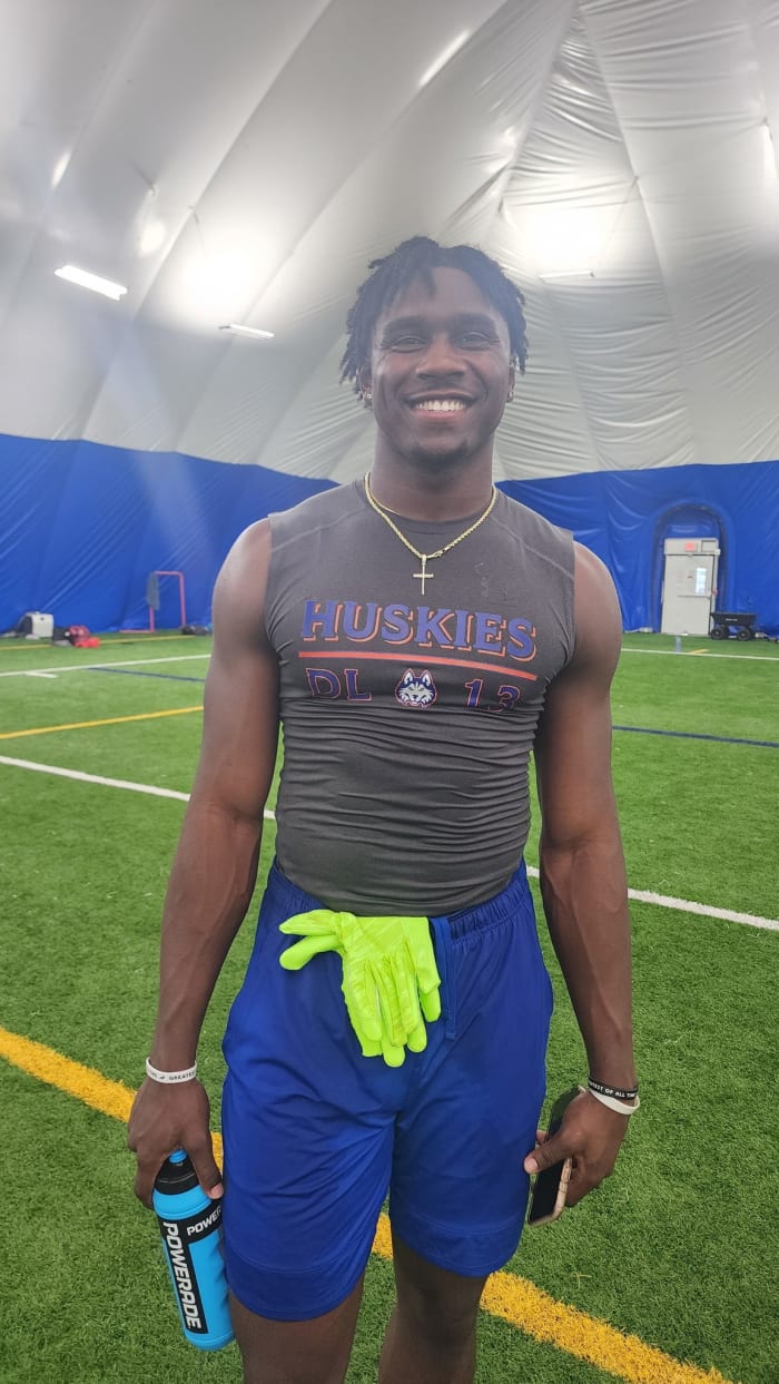 Jalyx Hunt selected by Eagles in third round, becomes first Houston ...