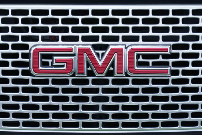 GM to sink over $900M into 4 plants, Flint to get new engine