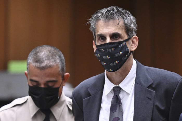 'Scrubs' producer Eric Weinberg pleads not guilty to assault