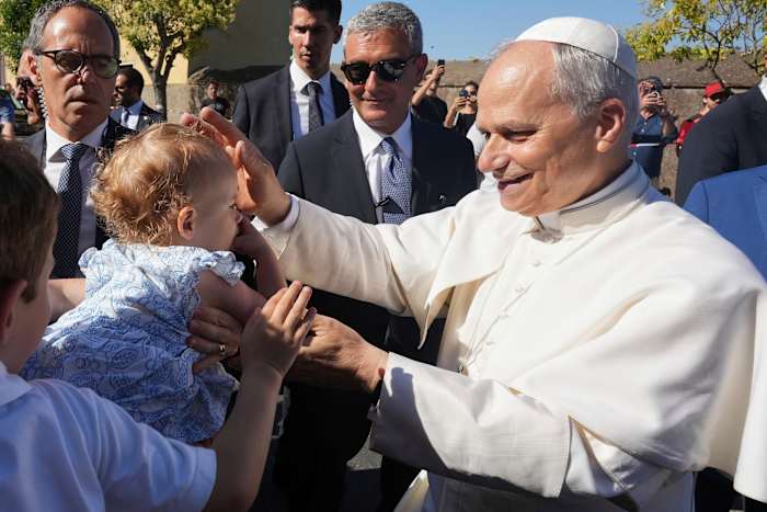 Pope Leo XIV resumes tradition and arrives Castel Gandolfo for vacation ...