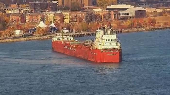 Live stream: Freighter stuck in Detroit River near Ren Cen
