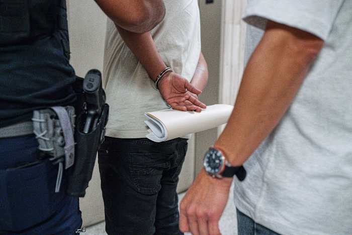 Judge orders ICE to improve conditions after NYC immigration detainees ...