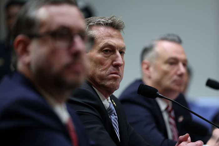 Trump immigration officials shown video of Alex Pretti’s death in tense ...