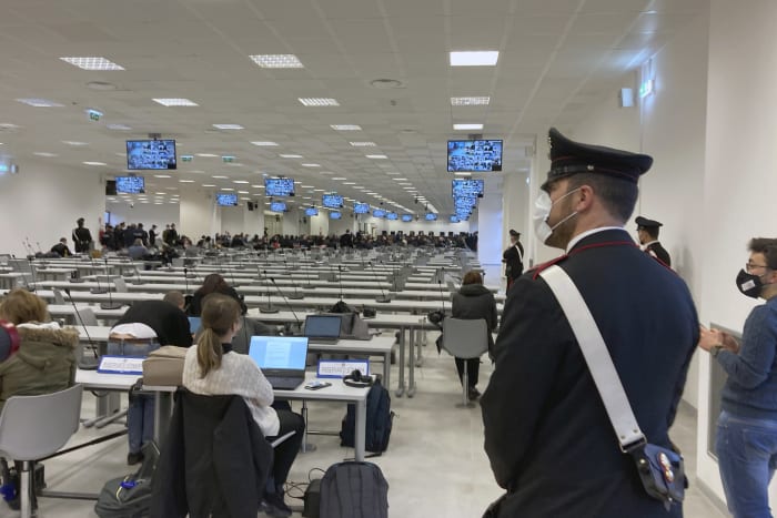 Italy puts over 320 on trial for 'ndrangheta mob ties