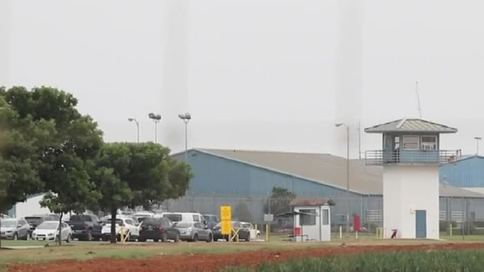 Gov. Abbott orders TDCJ to clear out prisoners at state prison to house ...