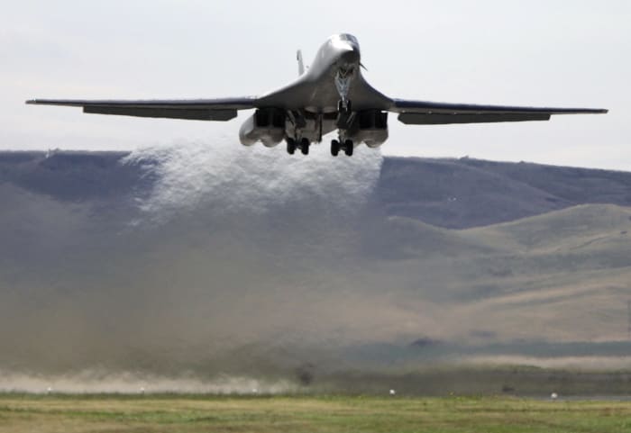 Multiple crew failures and wind shear led to January crash of B-1 ...