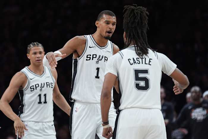 Stephon Castle gives the Spurs 32 points in a 139-109 blowout to ...