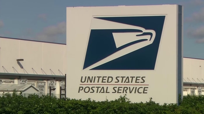 Houston area postal worker accused of stealing cash and gift cards from ...
