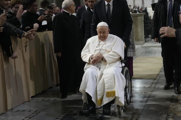 Pope Francis cancels a meeting with Rome deacons because of mild flu ...