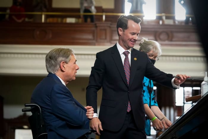 Gov. Greg Abbott appears with embattled House Speaker Dade Phelan for ...