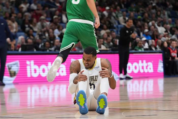 Pelicans' Dejounte Murray suffers lower right leg injury and team ...