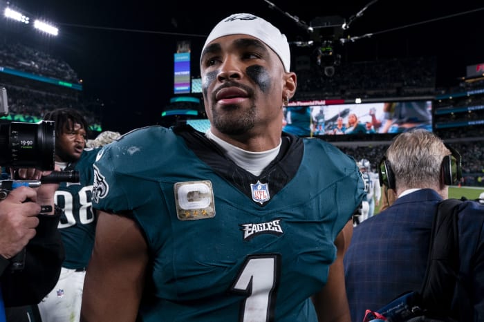 NFL quarterback Jalen Hurts pays for funeral of North Shore High School ...