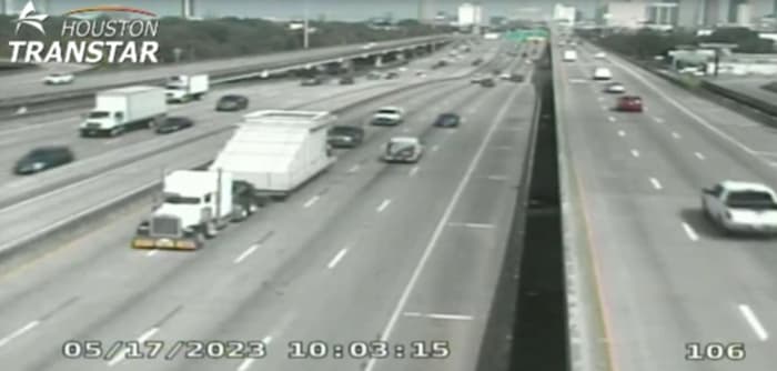 18-wheeler carrying tall load driving the wrong way escorted off I-45 ...