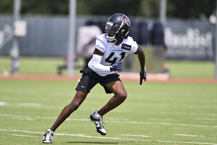 ‘Can roam the backend and go make plays’ Texans rookie safety Calen Bullock