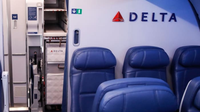 Delta flight from Detroit to Amsterdam forced to stop after passengers ...