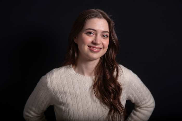 Singer-songwriter Lizzy McAlpine makes her Broadway debut, coming at a ...