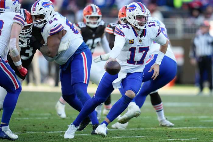 Pro Picks: Bills will edge Eagles and 49ers will beat the Bears