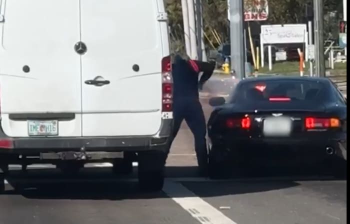 VIDEO: Aluminum baseball bat, flare gun used in Florida road rage incident