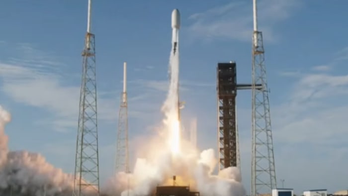 SpaceX launches Maxar 2 mission with 6 WorldView Legion satellites