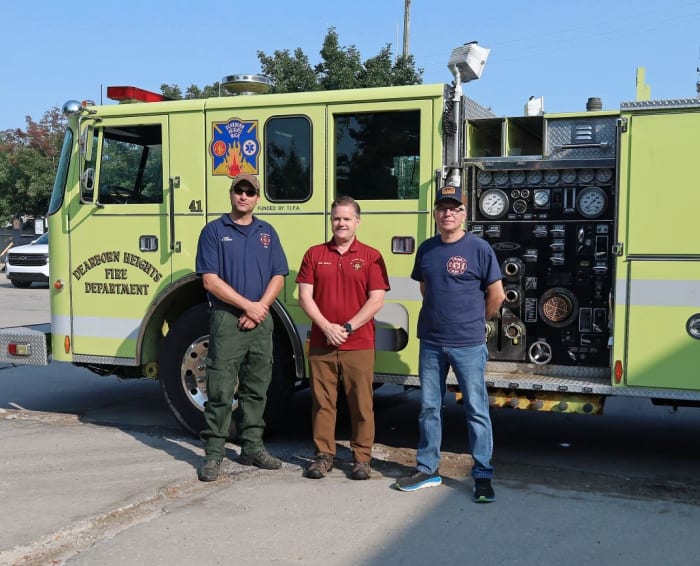 Dearborn Heights gives fire truck to northern Michigan fire department