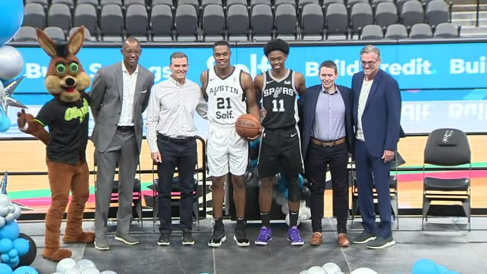 Spurs announce partnership with financial technology company