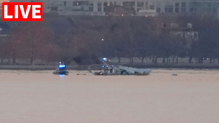 Live updates: Passenger jet, Army helicopter collide near DC, killing ...