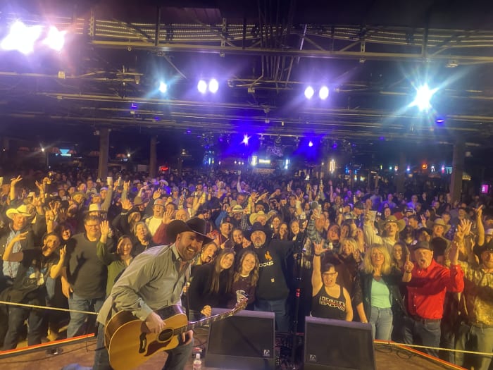 Texas Country Music Association Male Artist of the Year performs on ...