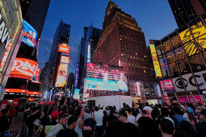 Times Square boxing event ends in a stunner as Rolando Romero beats ...