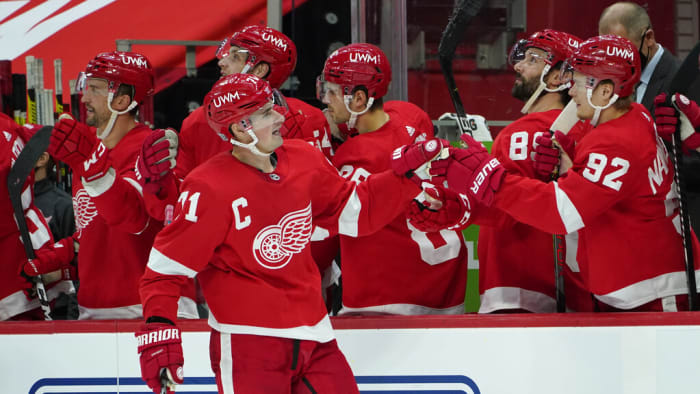 Red Wings meet Blackhawks in renewed division rivalry this weekend