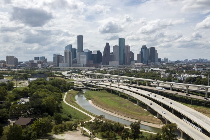 Texas, feds settle probe over $9B Houston highway project