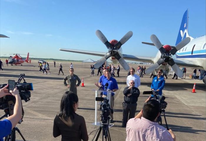 National Hurricane Center director and KPRC 2′s Anthony Yanez discuss ...