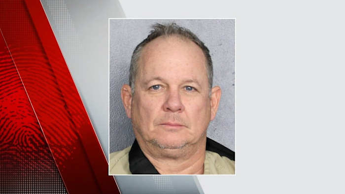 Driver pulls gun in busy shopping center parking lot, deputies say