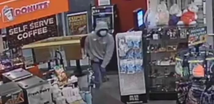 Video: Robbery suspect pins clerk against wall, steal her cellphone ...