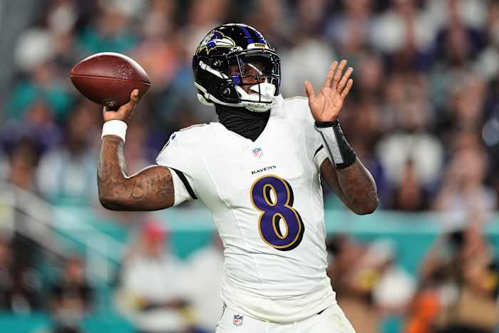 Lamar Jackson torches Miami with 4 TD passes in return from injury and ...