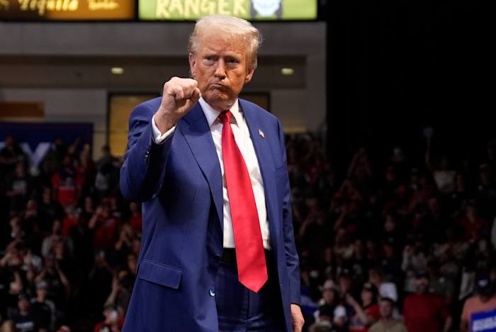 Donald Trump uses 'Full Metal Jacket' clips to portray his ideal military