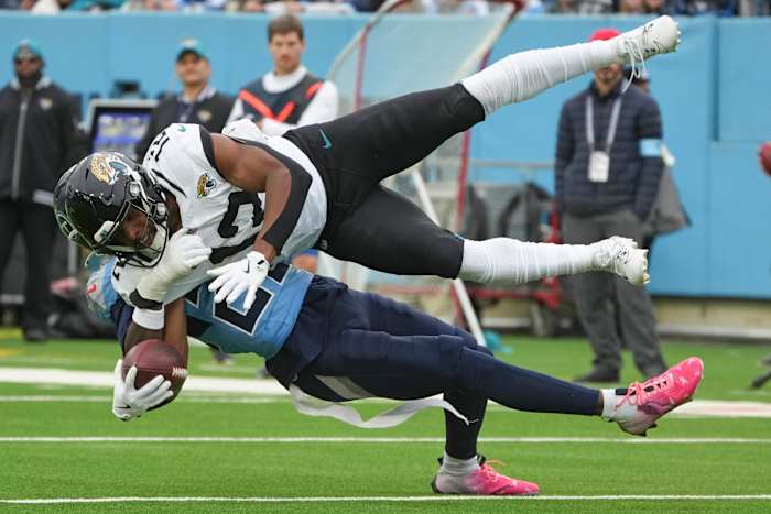 Jaguars score final 10 points, end Titans' slim playoff hopes with 10-6 win