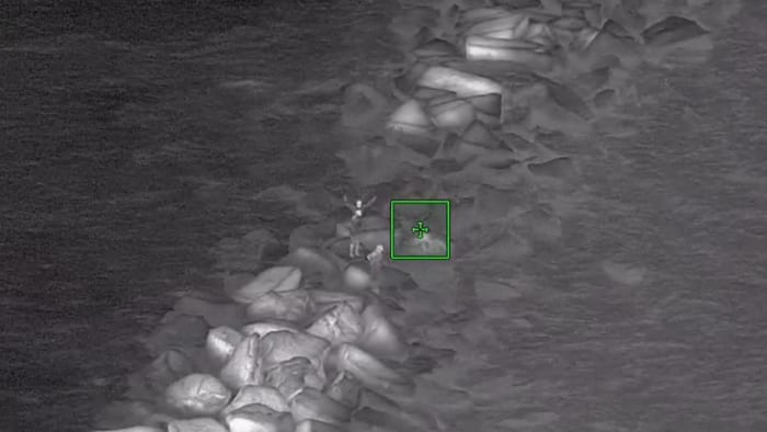 Video shows rescue of 3 stranded boaters in Ponce Inlet jetty