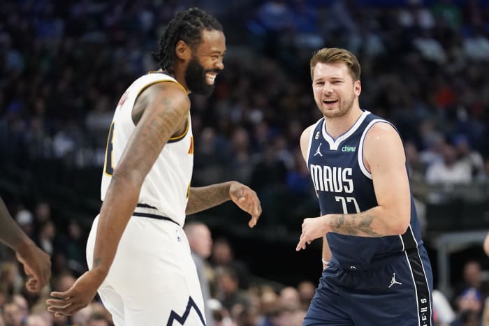 Rare buzzer-beater helps outmanned Nuggets beat Mavs 98-97