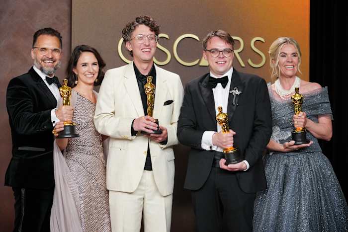 ‘Mr. Nobody Against Putin’ wins best documentary feature Oscar for ...