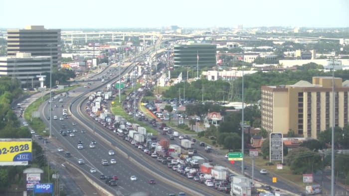 SW Freeway near Beltway 8 reopens after major crash causes hours long ...