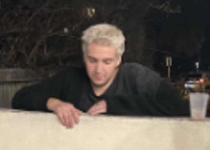 Man smashes beer bottle over bar bouncer’s head on New Year’s Eve ...