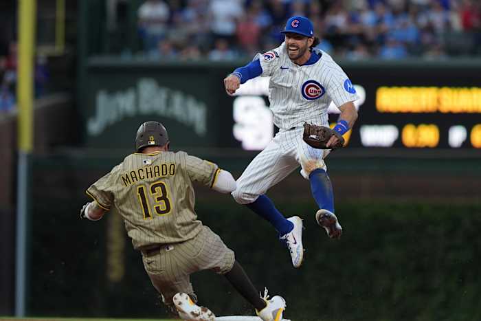 Dansby Swanson leads stellar defensive performance for Cubs in NL Wild ...