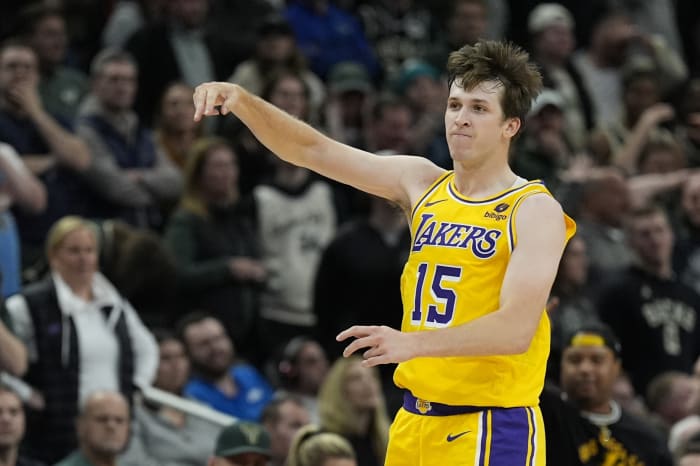 Reaves' triple-double, tiebreaking 3 helps rally Lakers past Bucks in ...