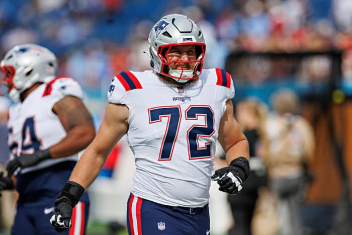 Texans, offensive lineman Zach Thomas agree to one-year extension