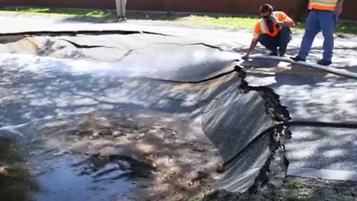 Large sinkhole in Maitland still unstable, as road remains closed