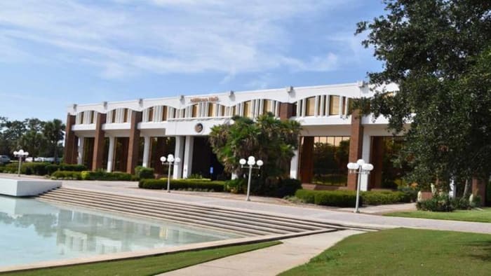 UCF's Apollo-era roots remain strong as new era of space exploration ...