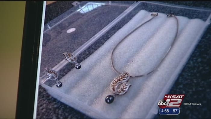 Jewelry thieves target Stone Oak area