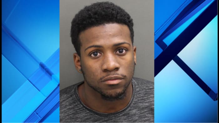 Gotha Middle School tutor accused of sending lewd photos to student