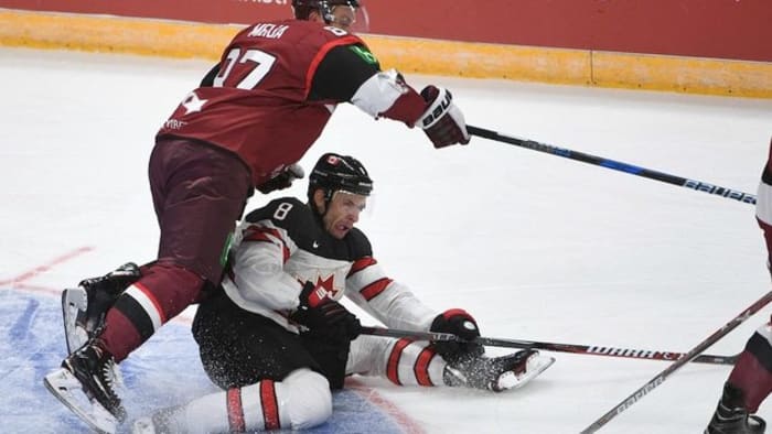 Wojtek Wolski playing for Canada at Olympics after breaking neck