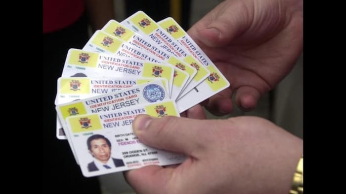 No smiling allowed on New Jersey drivers' licenses
